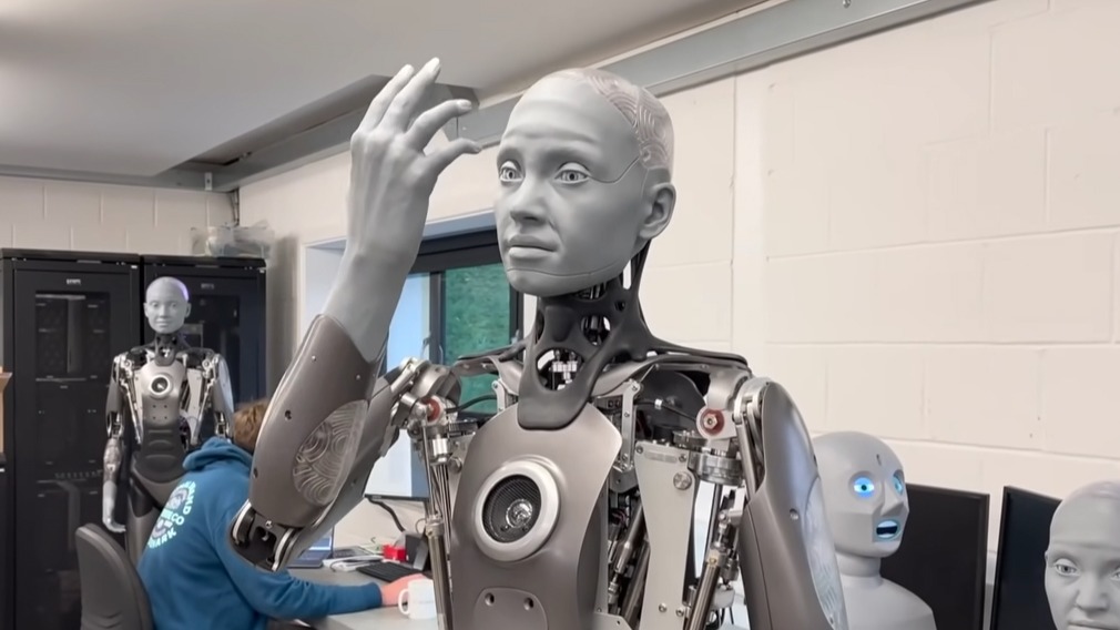 Pogledajte video: Prvi humanoidni robot u 2022. | Poslovna mreža Žene od Uticaja