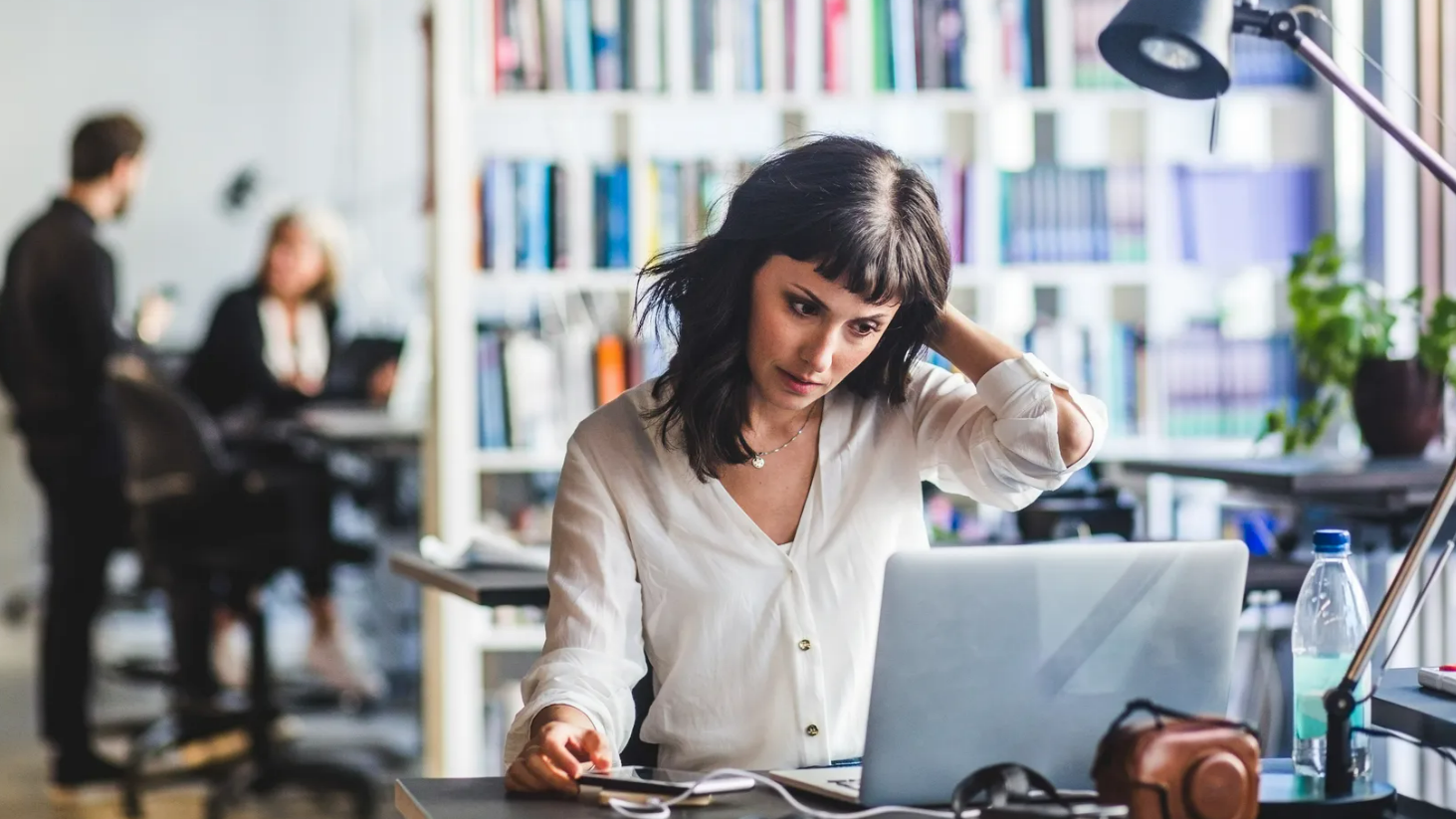Kako ostati pribran na poslu kad imaš „loš“ osjećaj u stomaku ...